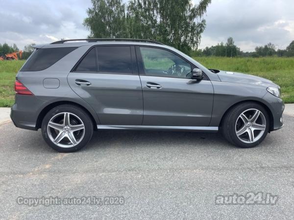 Grey Mercedes-Benz GLE-Class 2018 in Tallinn, with an engine capacity of 3.00 L and mileage of 190 thousand km for 29999 €, photo 6 on AUTOMOTO.COM.LV
