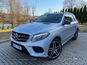Pelēks Mercedes-Benz GLE-Class 2018 Pērnava, ar dzinēja tilpumu 3.00 L un nobraukumu 217 tūkst. km par 27500 €, foto  vietnē AUTOMOTO.COM.LV