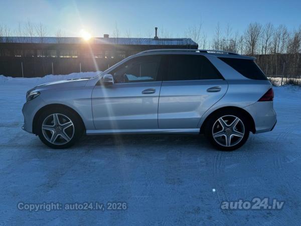 Pelēks Mercedes-Benz GLE-Class 2019 Tallina, ar dzinēja tilpumu 3.00 L un nobraukumu 263 tūkst. km par 25000 €, foto 2 vietnē AUTOMOTO.COM.LV