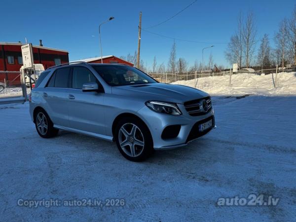 Pelēks Mercedes-Benz GLE-Class 2019 Tallina, ar dzinēja tilpumu 3.00 L un nobraukumu 263 tūkst. km par 25000 €, foto 4 vietnē AUTOMOTO.COM.LV