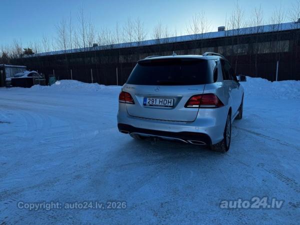 Pelēks Mercedes-Benz GLE-Class 2019 Tallina, ar dzinēja tilpumu 3.00 L un nobraukumu 263 tūkst. km par 25000 €, foto 5 vietnē AUTOMOTO.COM.LV
