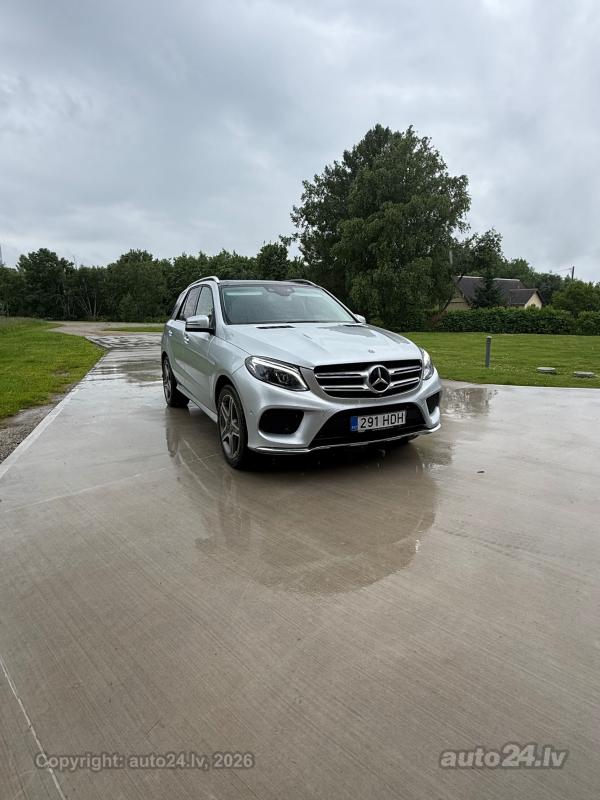 Grey Mercedes-Benz GLE-Class 2019 in Narva, with an engine capacity of 3.00 L and mileage of 271 thousand km for 25000 €, photo 2 on AUTOMOTO.COM.LV
