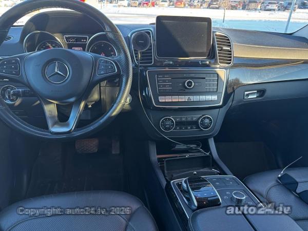 Grey Mercedes-Benz GLE-Class 2019 in Narva, with an engine capacity of 3.00 L and mileage of 271 thousand km for 25000 €, photo 9 on AUTOMOTO.COM.LV