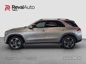 Pelēks Mercedes-Benz GLE-Class 2019 Tallina, ar dzinēja tilpumu 2.00 L un nobraukumu 124 tūkst. km par 39900 €, foto 3 vietnē AUTOMOTO.COM.LV