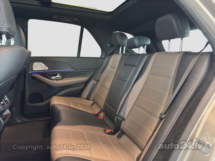 Pelēks Mercedes-Benz GLE-Class 2019 Tallina, ar dzinēja tilpumu 2.00 L un nobraukumu 124 tūkst. km par 39900 €, foto 9 vietnē AUTOMOTO.COM.LV