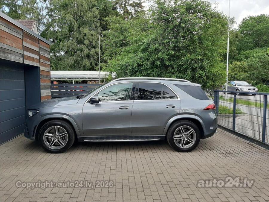 Pelēks Mercedes-Benz GLE-Class 2020 Tallina, ar dzinēja tilpumu 3.00 L un nobraukumu 100 tūkst. km par 62000 €, foto 1 vietnē AUTOMOTO.COM.LV