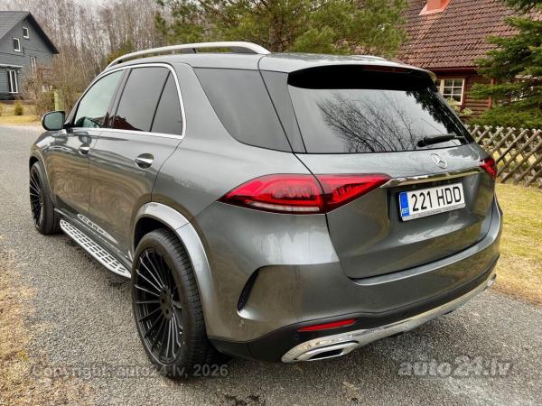 Pelēks Mercedes-Benz GLE-Class 2020 Rapla, ar dzinēja tilpumu 2.90 L un nobraukumu 200 tūkst. km par 49999 €, foto 4 vietnē AUTOMOTO.COM.LV