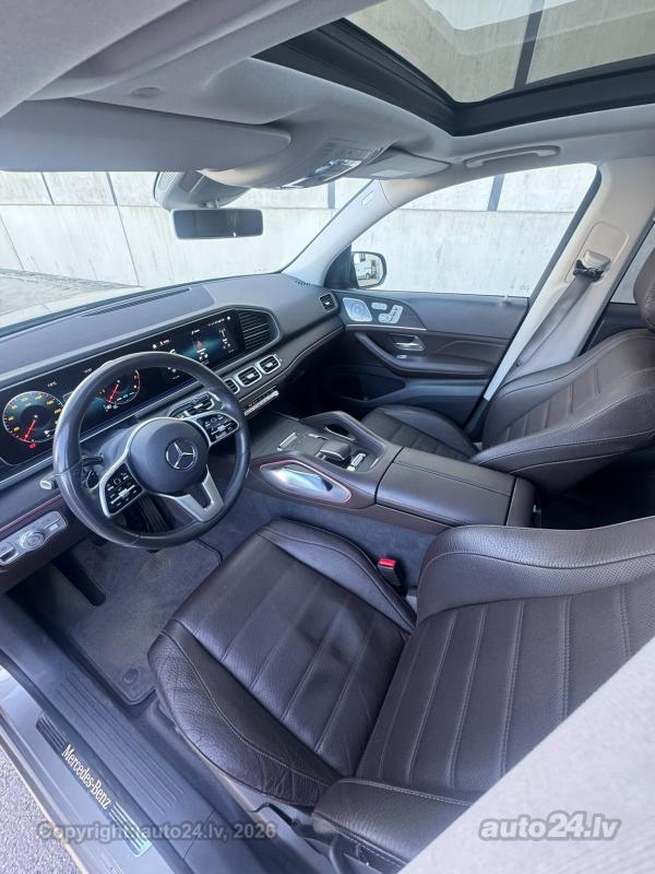 Grey Mercedes-Benz GLE-Class 2020 in Tartu, with an engine capacity of 3.00 L and mileage of 113 thousand km for 47999 €, photo 8 on AUTOMOTO.COM.LV
