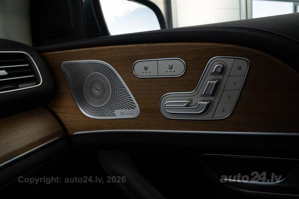 Grey Mercedes-Benz GLE-Class 2020 in Tallinn, with an engine capacity of 3.00 L and mileage of 165 thousand km for 47900 €, photo 9 on AUTOMOTO.COM.LV