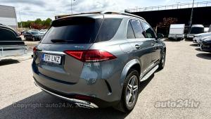 Pelēks Mercedes-Benz GLE-Class 2020 Tallina, ar dzinēja tilpumu 3.00 L un nobraukumu 105 tūkst. km par 44890 €, foto 8 vietnē AUTOMOTO.COM.LV