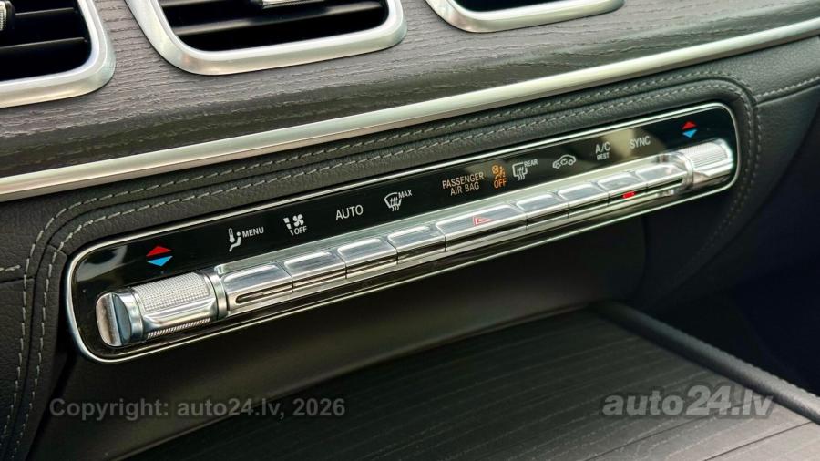 Pelēks Mercedes-Benz GLE-Class 2020 Tallina, ar dzinēja tilpumu 3.00 L un nobraukumu 105 tūkst. km par 44890 €, foto 16 vietnē AUTOMOTO.COM.LV