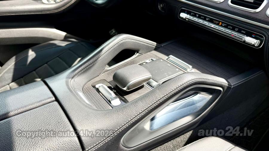 Pelēks Mercedes-Benz GLE-Class 2020 Tallina, ar dzinēja tilpumu 3.00 L un nobraukumu 105 tūkst. km par 44890 €, foto 17 vietnē AUTOMOTO.COM.LV