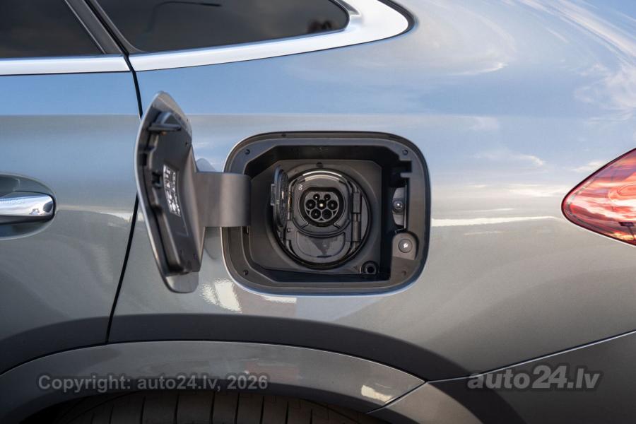 Grey Mercedes-Benz GLE-Class 2022 in Rakvere, with an engine capacity of 2.00 L and mileage of 79 thousand km for 69900 €, photo 30 on AUTOMOTO.COM.LV