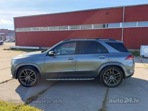Pelēks Mercedes-Benz GLE-Class 2023 Tallina, ar dzinēja tilpumu 2.90 L un nobraukumu 105 tūkst. km par 68000 €, foto 5 vietnē AUTOMOTO.COM.LV
