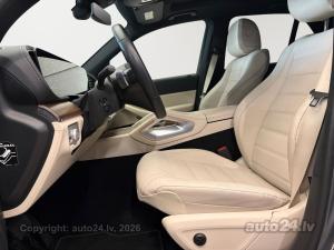 Pelēks Mercedes-Benz GLE-Class 2025 Tallina, ar dzinēja tilpumu 3.00 L un nobraukumu 28 tūkst. km par 81900 €, foto 6 vietnē AUTOMOTO.COM.LV