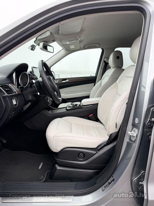 Pelēks Mercedes-Benz GLE-Class 2015 Tallina, ar dzinēja tilpumu 3.00 L un nobraukumu 122 tūkst. km par 23900 €, foto 11 vietnē AUTOMOTO.COM.LV