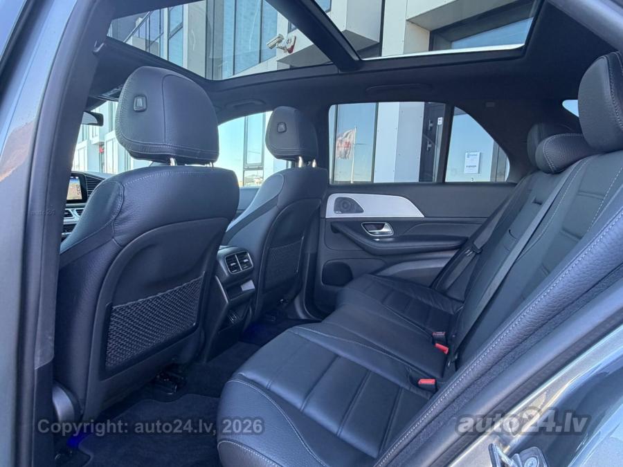 Pelēks Mercedes-Benz GLE-Class 2021 Tallina, ar dzinēja tilpumu 2.00 L un nobraukumu 189 tūkst. km par 49900 €, foto 17 vietnē AUTOMOTO.COM.LV