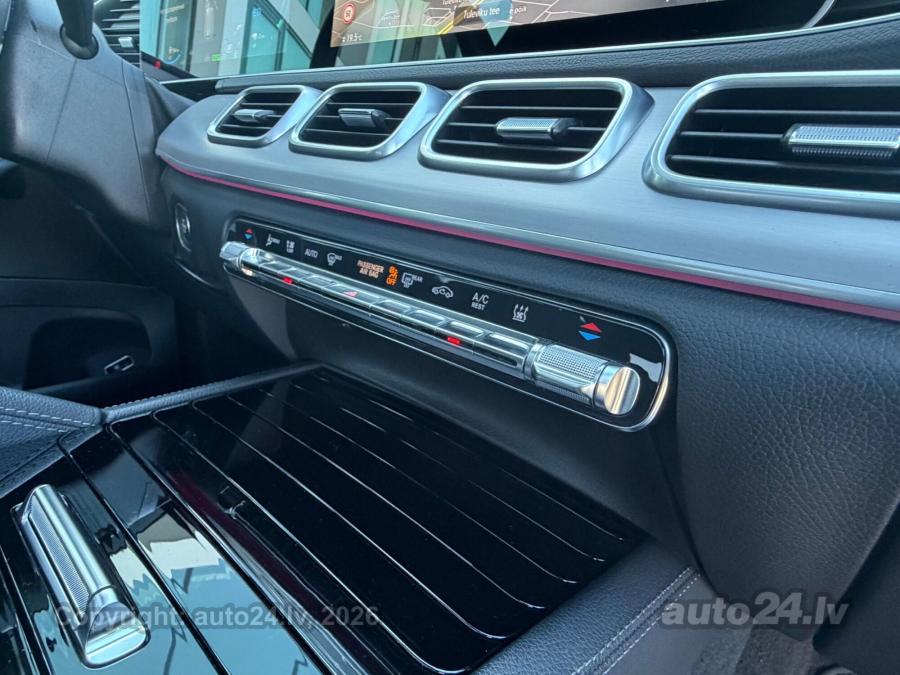 Pelēks Mercedes-Benz GLE-Class 2021 Tallina, ar dzinēja tilpumu 2.00 L un nobraukumu 189 tūkst. km par 49900 €, foto 21 vietnē AUTOMOTO.COM.LV