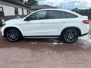 White Mercedes-Benz GLE-Class 2016 in Tallinn, with an engine capacity of 3.00 L and mileage of 141 thousand km for 32500 €, photo  on AUTOMOTO.COM.LV