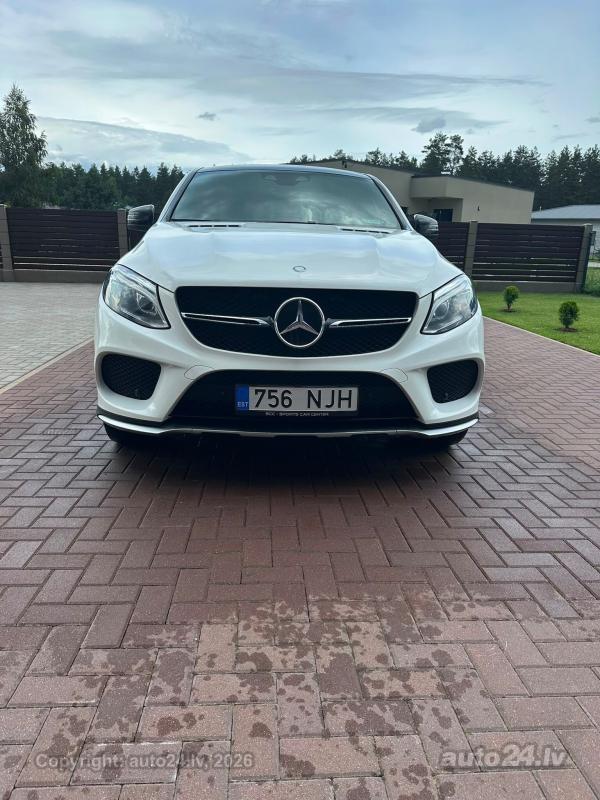 White Mercedes-Benz GLE-Class 2016 in Tallinn, with an engine capacity of 3.00 L and mileage of 141 thousand km for 32500 €, photo 7 on AUTOMOTO.COM.LV