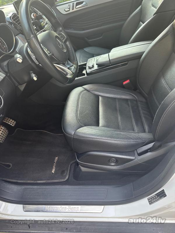 White Mercedes-Benz GLE-Class 2016 in Tallinn, with an engine capacity of 3.00 L and mileage of 141 thousand km for 32500 €, photo 9 on AUTOMOTO.COM.LV