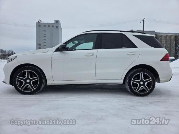 White Mercedes-Benz GLE-Class 2017 in Tallinn, with an engine capacity of 3.00 L and mileage of 400 thousand km for 20000 €, photo 2 on AUTOMOTO.COM.LV