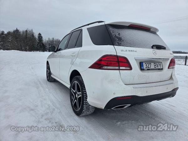 White Mercedes-Benz GLE-Class 2017 in Tallinn, with an engine capacity of 3.00 L and mileage of 400 thousand km for 20000 €, photo 3 on AUTOMOTO.COM.LV