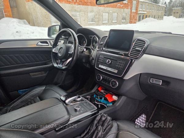 White Mercedes-Benz GLE-Class 2017 in Tallinn, with an engine capacity of 3.00 L and mileage of 400 thousand km for 20000 €, photo 10 on AUTOMOTO.COM.LV