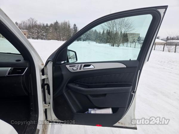 Balts Mercedes-Benz GLE-Class 2017 Tallina, ar dzinēja tilpumu 3.00 L un nobraukumu 400 tūkst. km par 20000 €, foto 11 vietnē AUTOMOTO.COM.LV