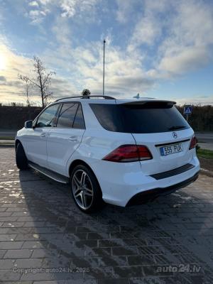 White Mercedes-Benz GLE-Class 2017 in Tartu, with an engine capacity of 3.00 L and mileage of 200 thousand km for 26300 €, photo 3 on AUTOMOTO.COM.LV