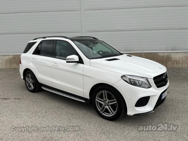 White Mercedes-Benz GLE-Class 2017 in Tartu, with an engine capacity of 3.00 L and mileage of 200 thousand km for 26300 €, photo 4 on AUTOMOTO.COM.LV