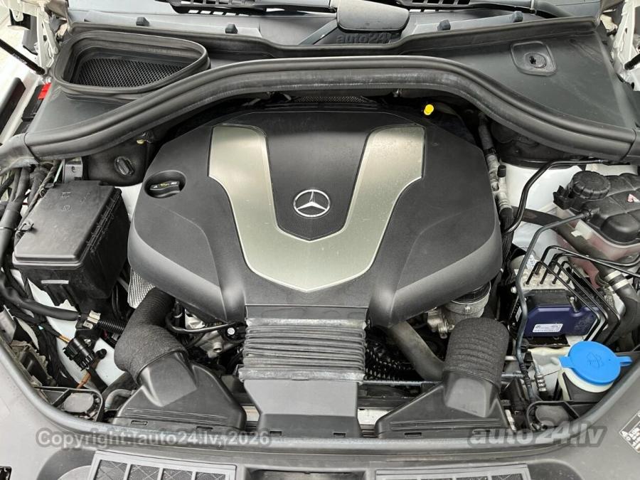 White Mercedes-Benz GLE-Class 2017 in Tartu, with an engine capacity of 3.00 L and mileage of 200 thousand km for 26300 €, photo 14 on AUTOMOTO.COM.LV