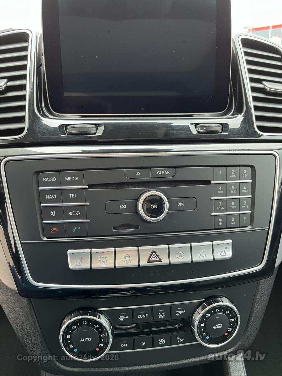 White Mercedes-Benz GLE-Class 2017 in Tartu, with an engine capacity of 3.00 L and mileage of 200 thousand km for 26300 €, photo 16 on AUTOMOTO.COM.LV