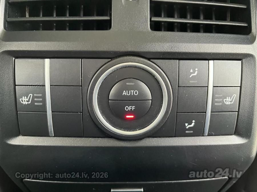 White Mercedes-Benz GLE-Class 2017 in Tartu, with an engine capacity of 3.00 L and mileage of 200 thousand km for 26300 €, photo 17 on AUTOMOTO.COM.LV