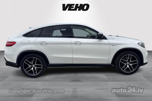 Balts Mercedes-Benz GLE-Class 2017 Pērnava, ar dzinēja tilpumu 3.00 L un nobraukumu 152 tūkst. km par 32500 €, foto 2 vietnē AUTOMOTO.COM.LV
