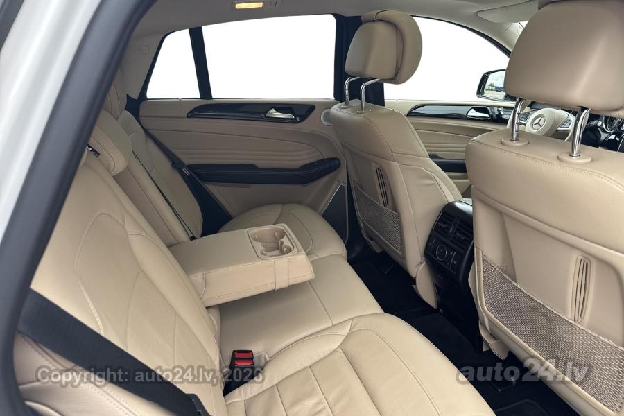 Balts Mercedes-Benz GLE-Class 2017 Pērnava, ar dzinēja tilpumu 3.00 L un nobraukumu 152 tūkst. km par 32500 €, foto 16 vietnē AUTOMOTO.COM.LV