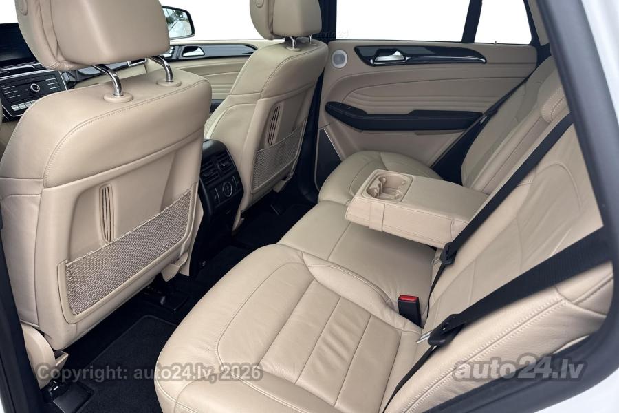 Balts Mercedes-Benz GLE-Class 2017 Pērnava, ar dzinēja tilpumu 3.00 L un nobraukumu 152 tūkst. km par 32500 €, foto 17 vietnē AUTOMOTO.COM.LV