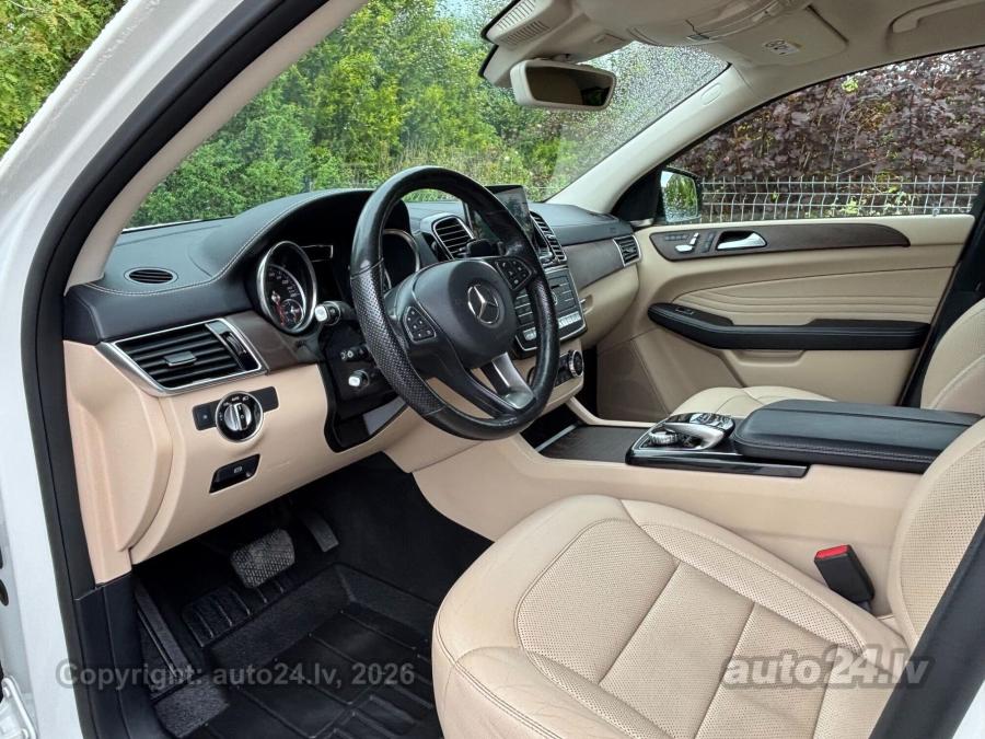 Balts Mercedes-Benz GLE-Class 2017 Tallina, ar dzinēja tilpumu 3.00 L un nobraukumu 190 tūkst. km par 32500 €, foto 3 vietnē AUTOMOTO.COM.LV