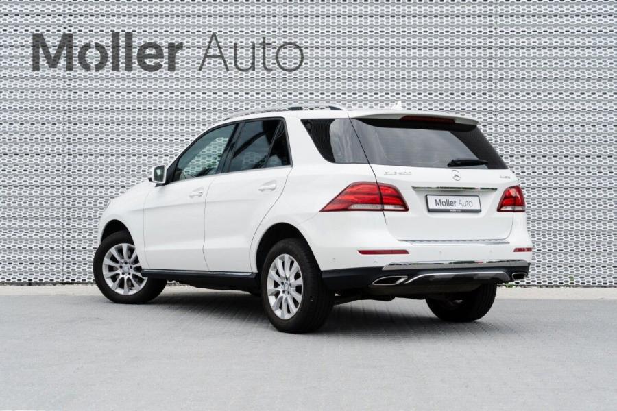 Balts Mercedes-Benz GLE-Class 2017 Mārupe, ar dzinēja tilpumu 3.00 L un nobraukumu 108 tūkst. km par 27100 €, foto 4 vietnē AUTOMOTO.COM.LV