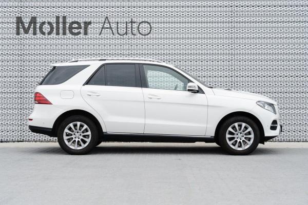 Balts Mercedes-Benz GLE-Class 2017 Mārupe, ar dzinēja tilpumu 3.00 L un nobraukumu 108 tūkst. km par 27100 €, foto 5 vietnē AUTOMOTO.COM.LV