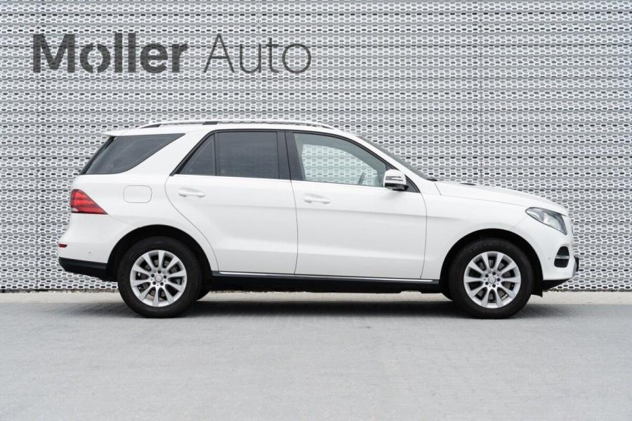 Balts Mercedes-Benz GLE-Class 2017 Mārupe, ar dzinēja tilpumu 3.00 L un nobraukumu 108 tūkst. km par 27100 €, foto 6 vietnē AUTOMOTO.COM.LV