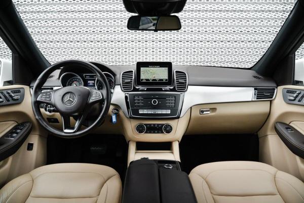 Balts Mercedes-Benz GLE-Class 2017 Mārupe, ar dzinēja tilpumu 3.00 L un nobraukumu 108 tūkst. km par 27100 €, foto 6 vietnē AUTOMOTO.COM.LV