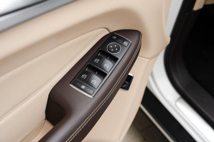 Balts Mercedes-Benz GLE-Class 2017 Mārupe, ar dzinēja tilpumu 3.00 L un nobraukumu 108 tūkst. km par 27100 €, foto 9 vietnē AUTOMOTO.COM.LV