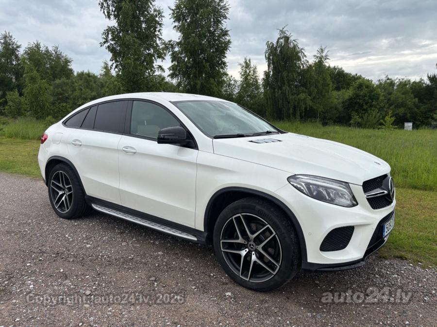 Balts Mercedes-Benz GLE-Class 2017 Tallina, ar dzinēja tilpumu 3.00 L un nobraukumu 99 tūkst. km par 27000 €, foto 1 vietnē AUTOMOTO.COM.LV