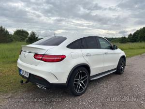 Balts Mercedes-Benz GLE-Class 2017 Tallina, ar dzinēja tilpumu 3.00 L un nobraukumu 99 tūkst. km par 27000 €, foto 3 vietnē AUTOMOTO.COM.LV