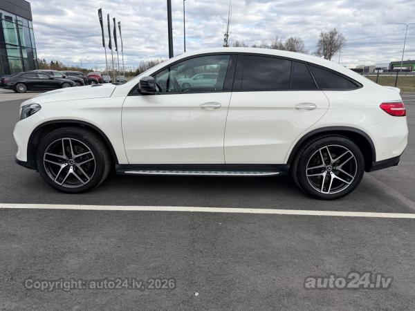 White Mercedes-Benz GLE-Class 2019 in Tallinn, with an engine capacity of 3.00 L and mileage of 94 thousand km for 43800 €, photo 4 on AUTOMOTO.COM.LV