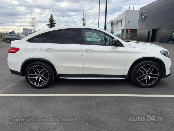 White Mercedes-Benz GLE-Class 2019 in Tallinn, with an engine capacity of 3.00 L and mileage of 94 thousand km for 43800 €, photo 8 on AUTOMOTO.COM.LV