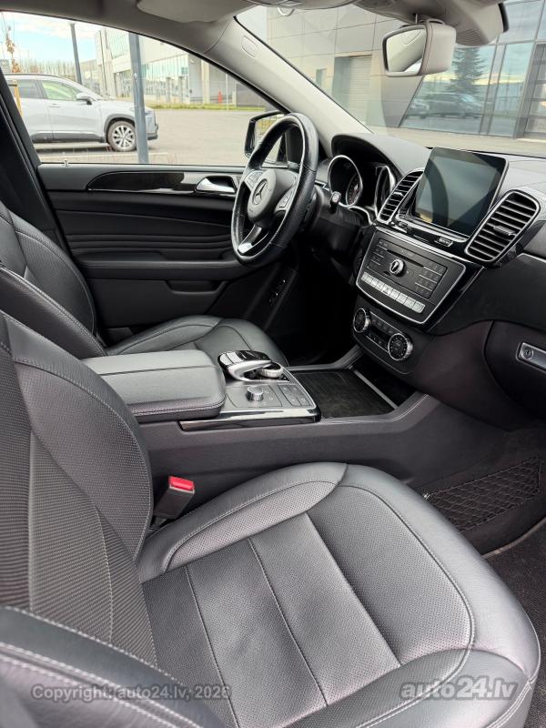 White Mercedes-Benz GLE-Class 2019 in Tallinn, with an engine capacity of 3.00 L and mileage of 94 thousand km for 43800 €, photo 10 on AUTOMOTO.COM.LV