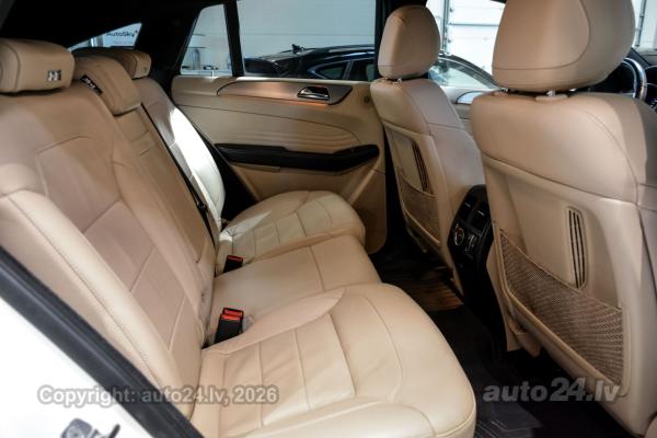White Mercedes-Benz GLE-Class 2019 in Tallinn, with an engine capacity of 3.00 L and mileage of 95 thousand km for 41900 €, photo 9 on AUTOMOTO.COM.LV