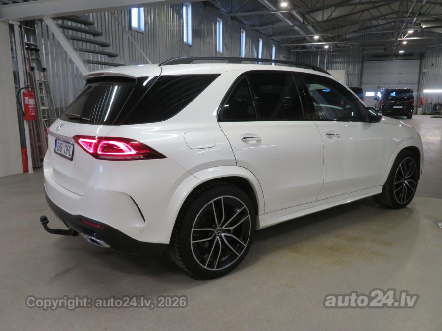 White Mercedes-Benz GLE-Class 2020 in Tallinn, with an engine capacity of 3.00 L and mileage of 64 thousand km for 51000 €, photo 3 on AUTOMOTO.COM.LV